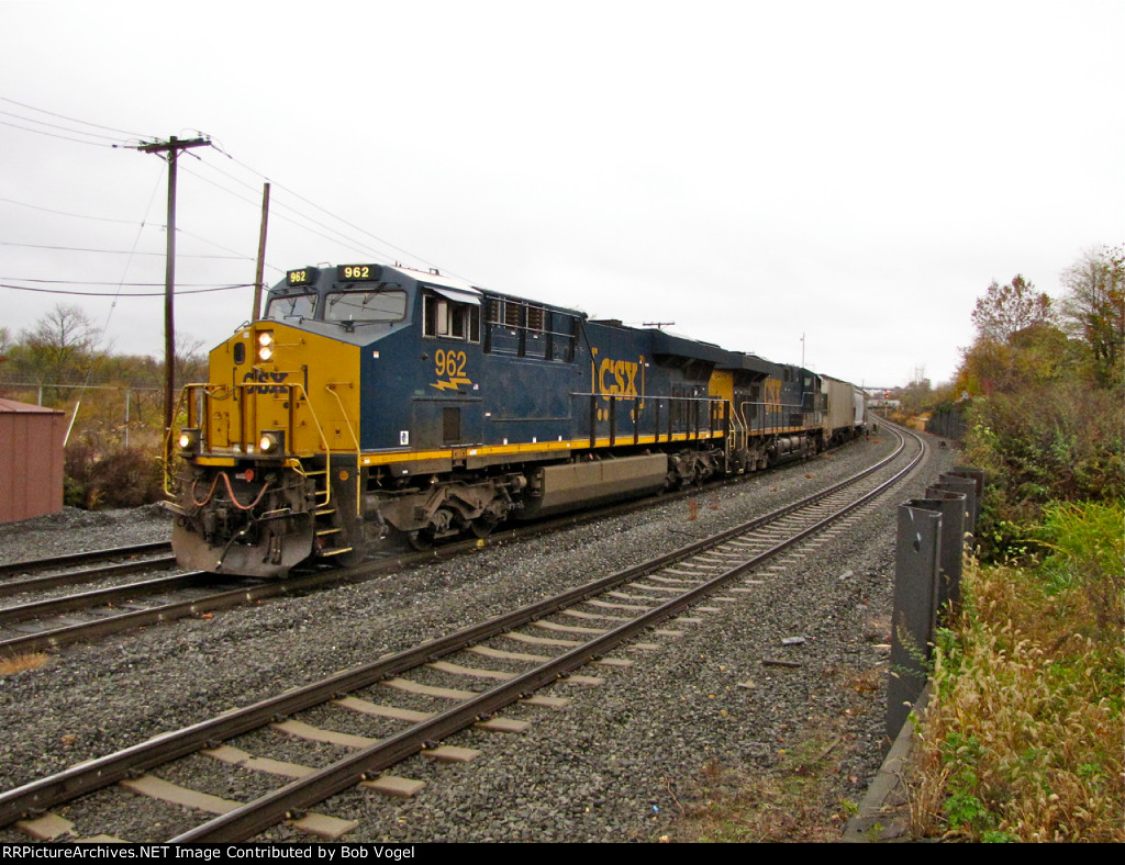 CSX 962 and 9479